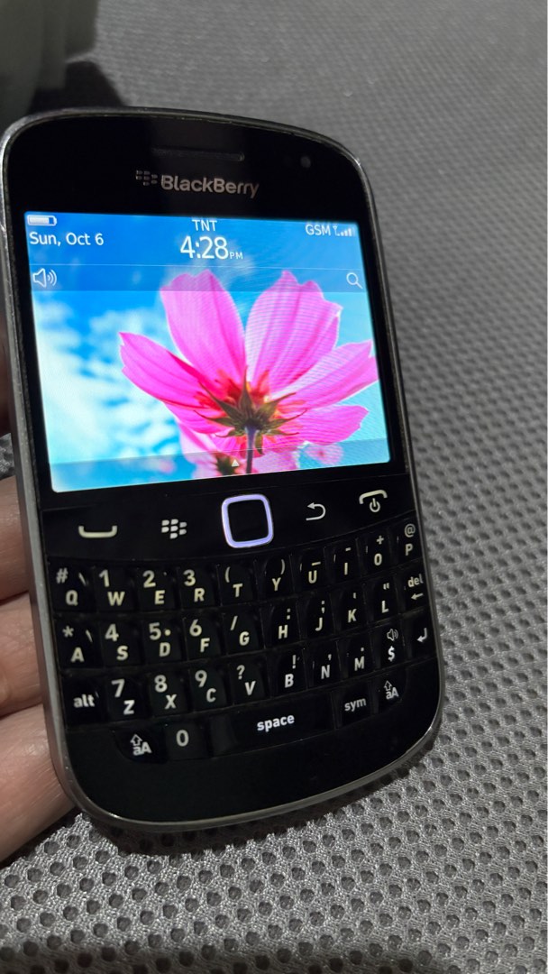 Blackberry 9900 touch and type, Mobile Phones & Gadgets, Mobile Phones ...