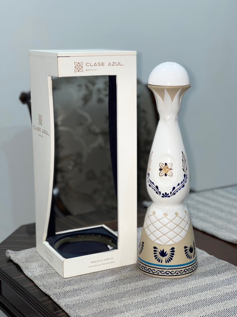 Botol AZUL Anejo full box, Antik, Pajangan di Carousell