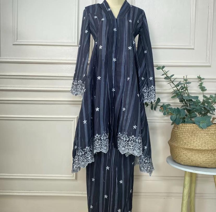 BRAND NEW KEBAYA LABUH / FLARE KEBAYA NAVY BLUE, Women's Fashion ...