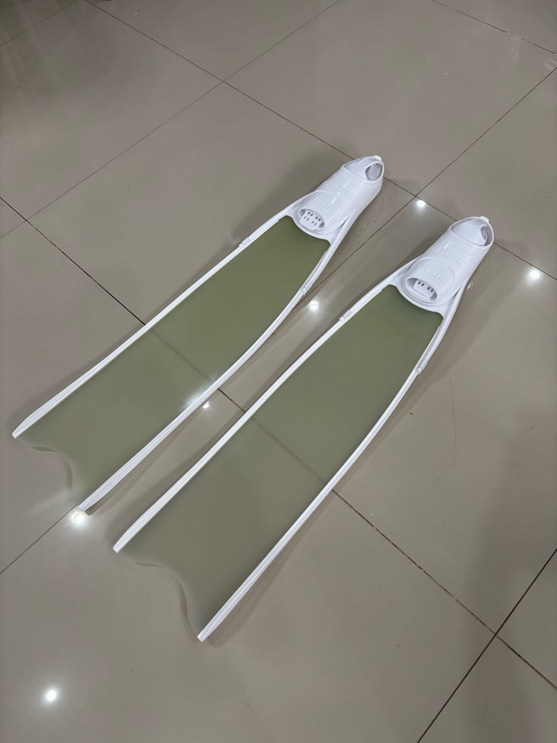 Brand New Leaderfins Fiberglass Forza Foot pocket, Sports Equipment ...