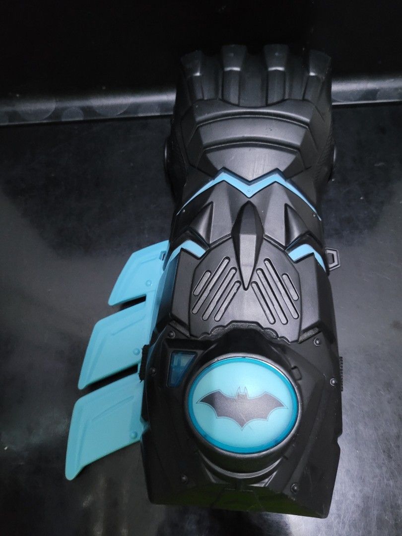 Dc Batman Interactive Grauntlet Light & Sound, Hobbies & Toys, Toys ...