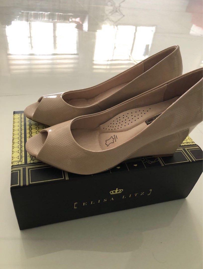 Elisa Litz Nude wedges, Women's Fashion, Footwear, Wedges on Carousell