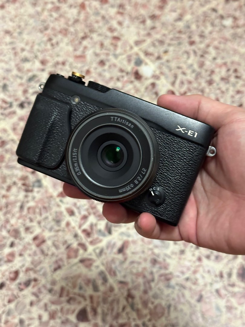 Fujifilm XE-1 + lens, Photography, Cameras on Carousell