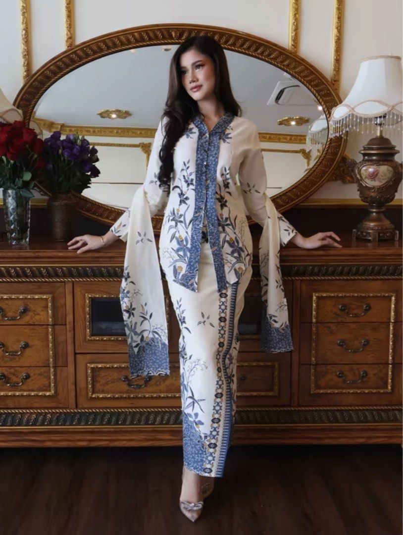 Kebaya Mekar Raya Batik Cream Blue (Pammela Luxe), Women's Fashion ...