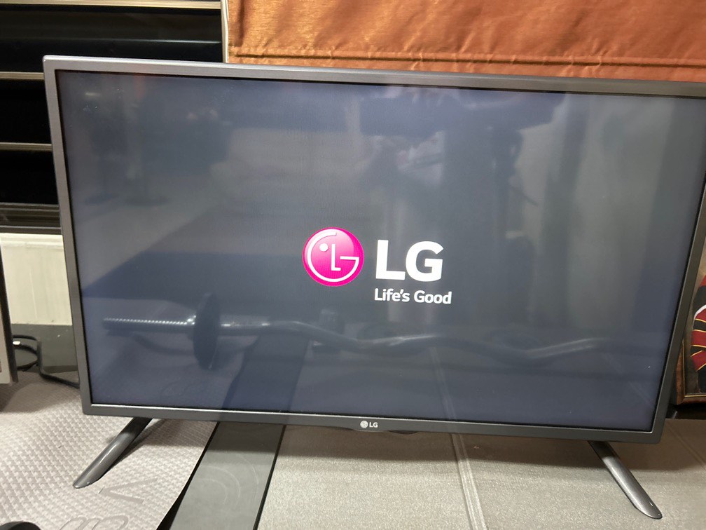 LG 30inch smart TV, TV & Home Appliances, TV & Entertainment, TV on ...