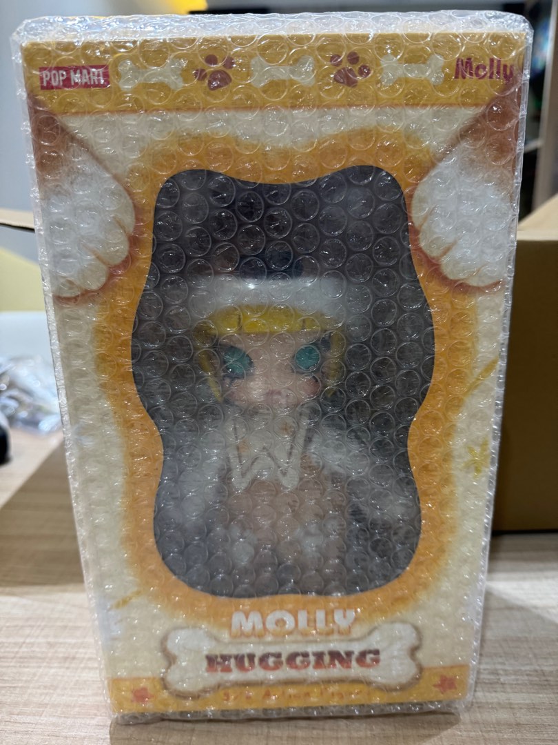 Molly Hugging 1/8 Action Figure, Hobbies & Toys, Toys & Games on Carousell