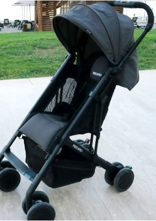 Recaro Easylife stroller BLACK, Babies & Kids, Going Out, Strollers on ...