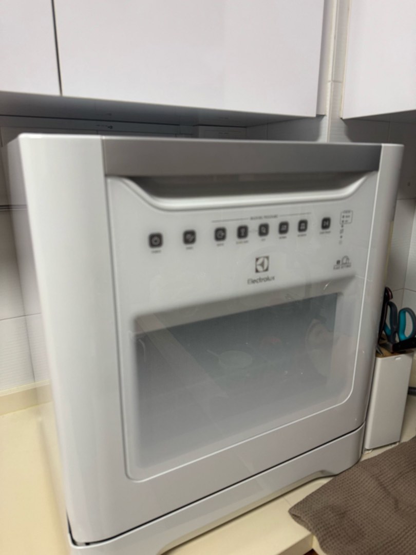 Seldom used dishwasher ELECTROLUX ESF6010BW 55CM COMPACT DISHWASHER, TV ...