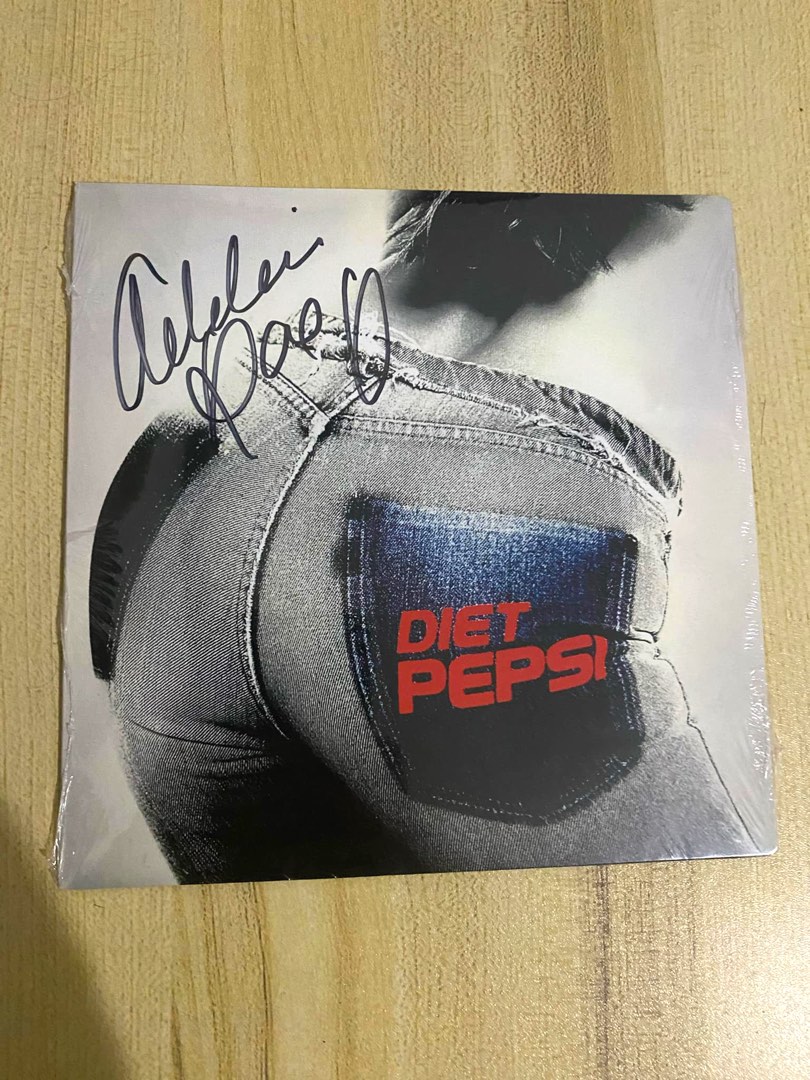 SIGNED/SEALED: ADDISON RAE-DIET PEPSI LIMITED EDITION SIGNED 7-INCH ...