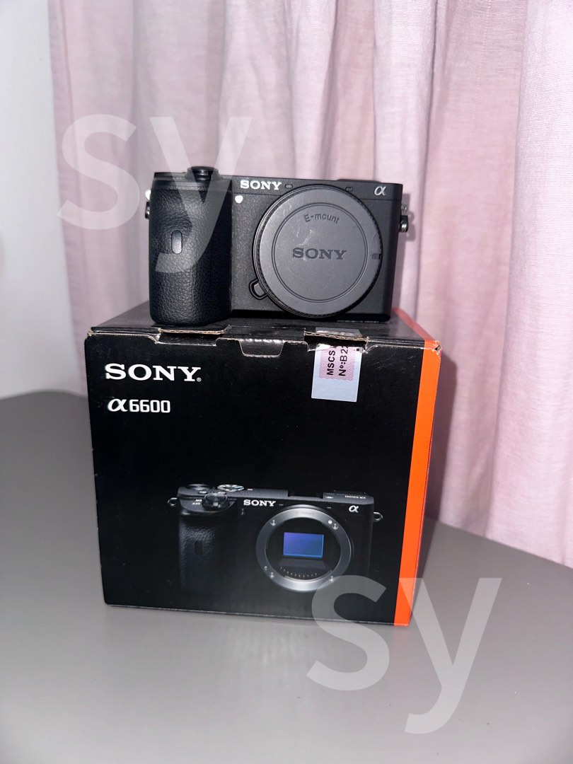 Sony A6600 Camera + Sony 18-105mm Lens, Photography, Cameras on Carousell