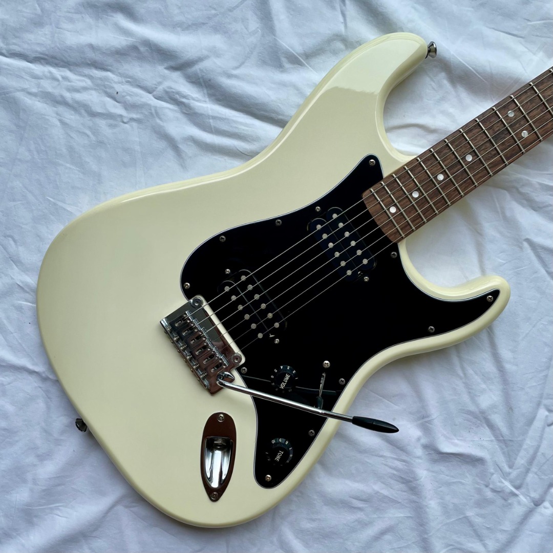 SQUIER AFFINITY STRATOCASTER HH 2021, Hobbies & Toys, Music & Media ...