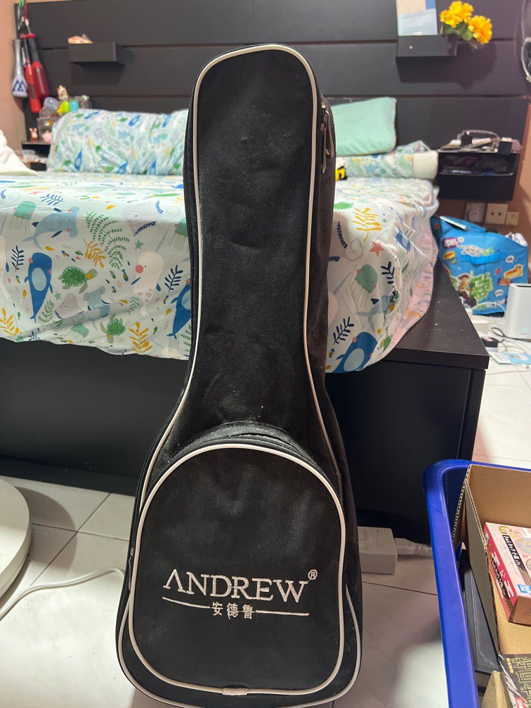 Ukulele (Brand: ANDREW), Hobbies & Toys, Music & Media, Musical ...