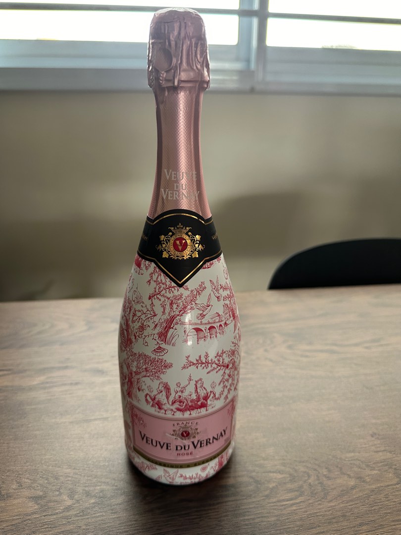 Veuve Du vernay rose, Food & Drinks, Other Food & Drinks on Carousell