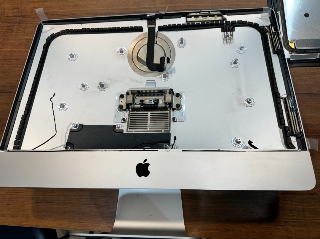 Apple iMac 2017 A1418 21.5" 鋁合金機殼 包含開關 視訊攝像頭 及 音源插頭模組, 電腦及科技產品, 電腦周邊產品 ...