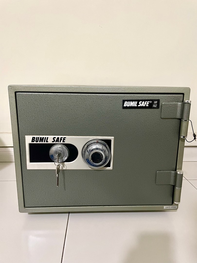 Bumil Safe SD102, Furniture & Home Living, Security & Locks, Safe on ...