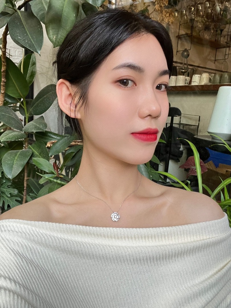 Chanel Rose Gold Camellia Necklace, Women's Fashion, Jewelry ...