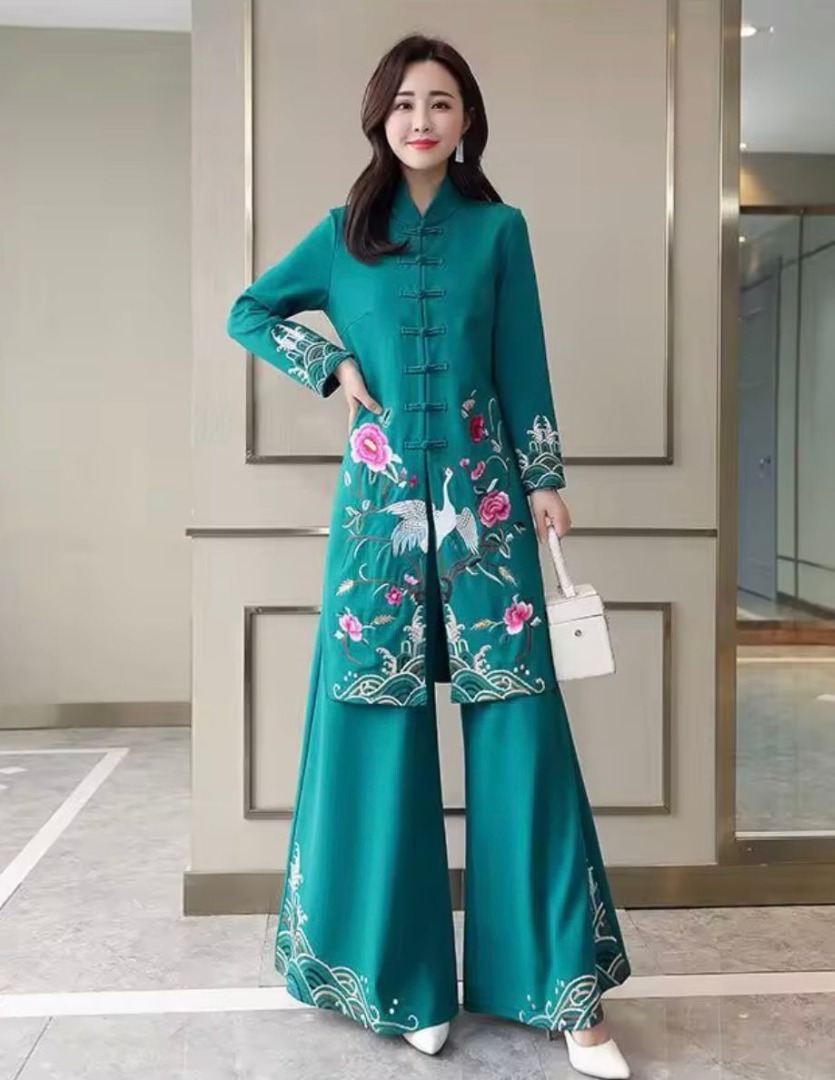 Cheongsam Suit (blouse and pants) with embroidery elements, Women's ...