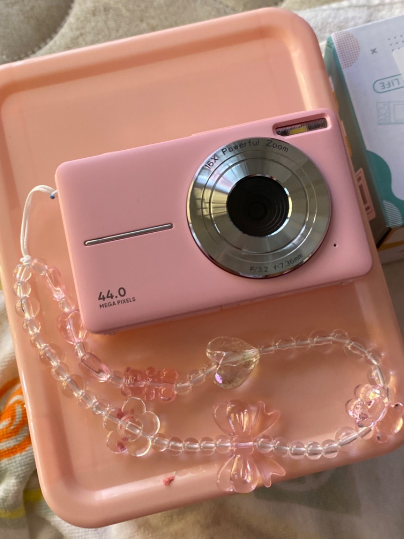 color pink cute camera video cam digicam y2k with box and inclusions, Photography, Cameras on ...