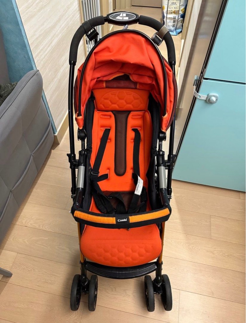 Combi Urban Walker Lite UR 3000, 兒童＆孕婦用品, 外出用品, 外出用品 - 嬰兒車 - Carousell