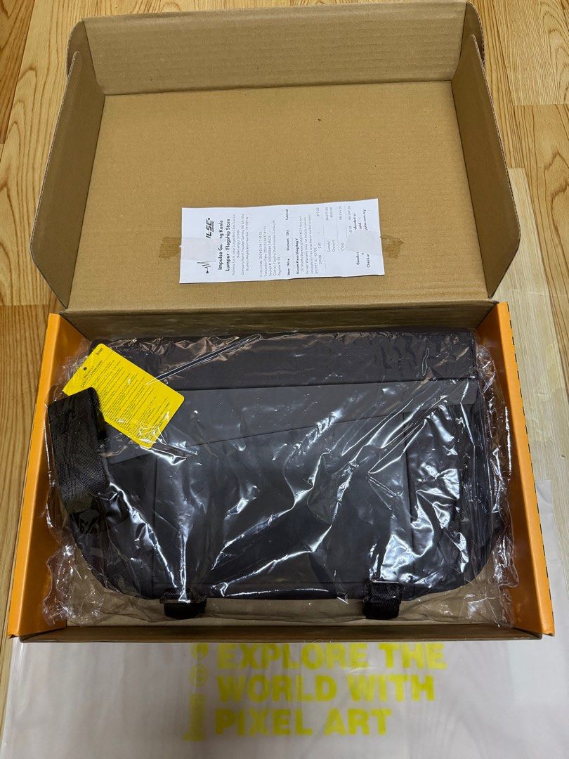 Divoom Pixoo Sling Bag V RGB LED Pixel Art Display, Men's Fashion, Bags ...