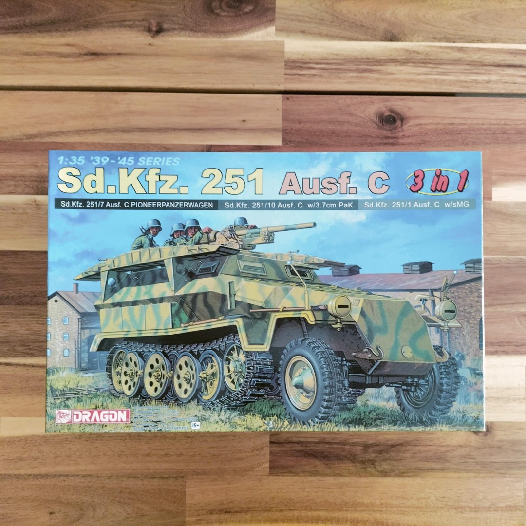 Dragon 6224 1/35 Sd.Kfz.251 Ausf.C (3 in 1), Hobbies & Toys, Toys ...