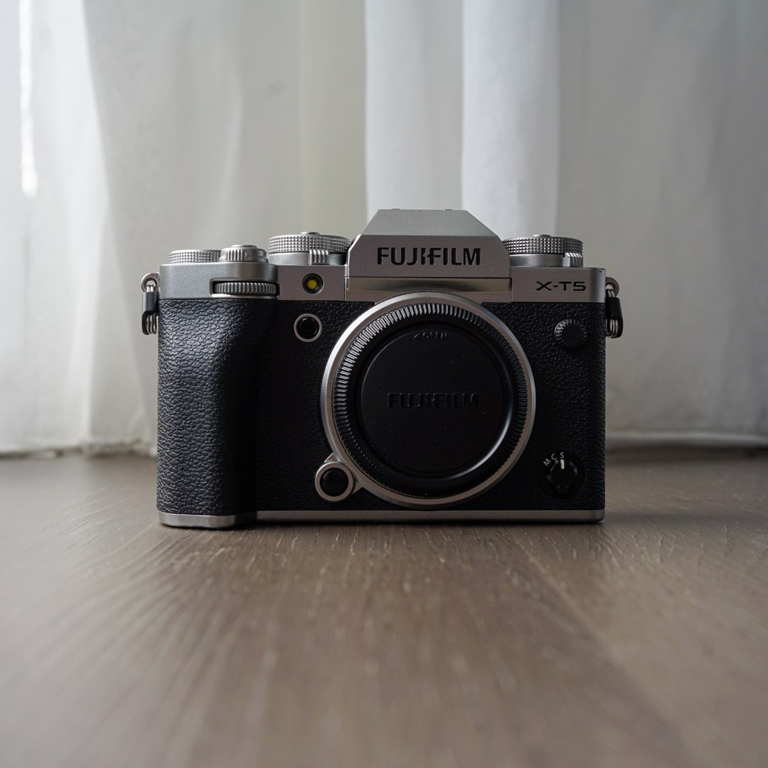 Fujifilm XT5 silver, Photography, Cameras on Carousell