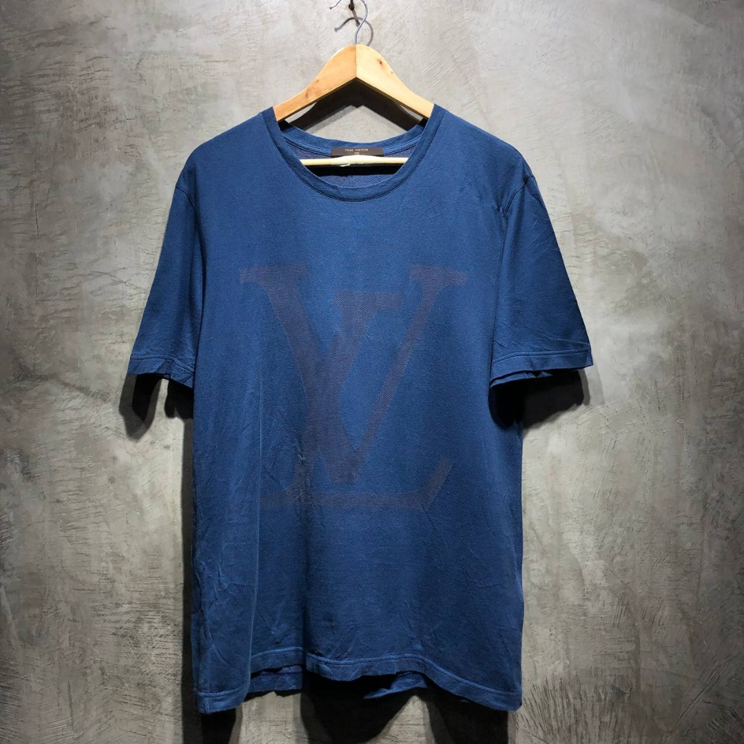 Louis Vuitton LV Logo tee, Luxury, Apparel on Carousell