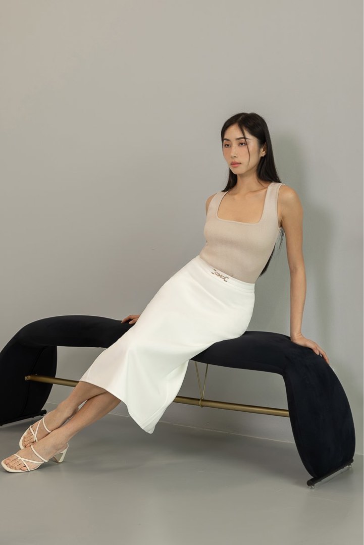 Lovet HAYES SQUARE NECK BASIC KNIT TOP (OAT), Women's Fashion, Tops, Sleeveless on Carousell