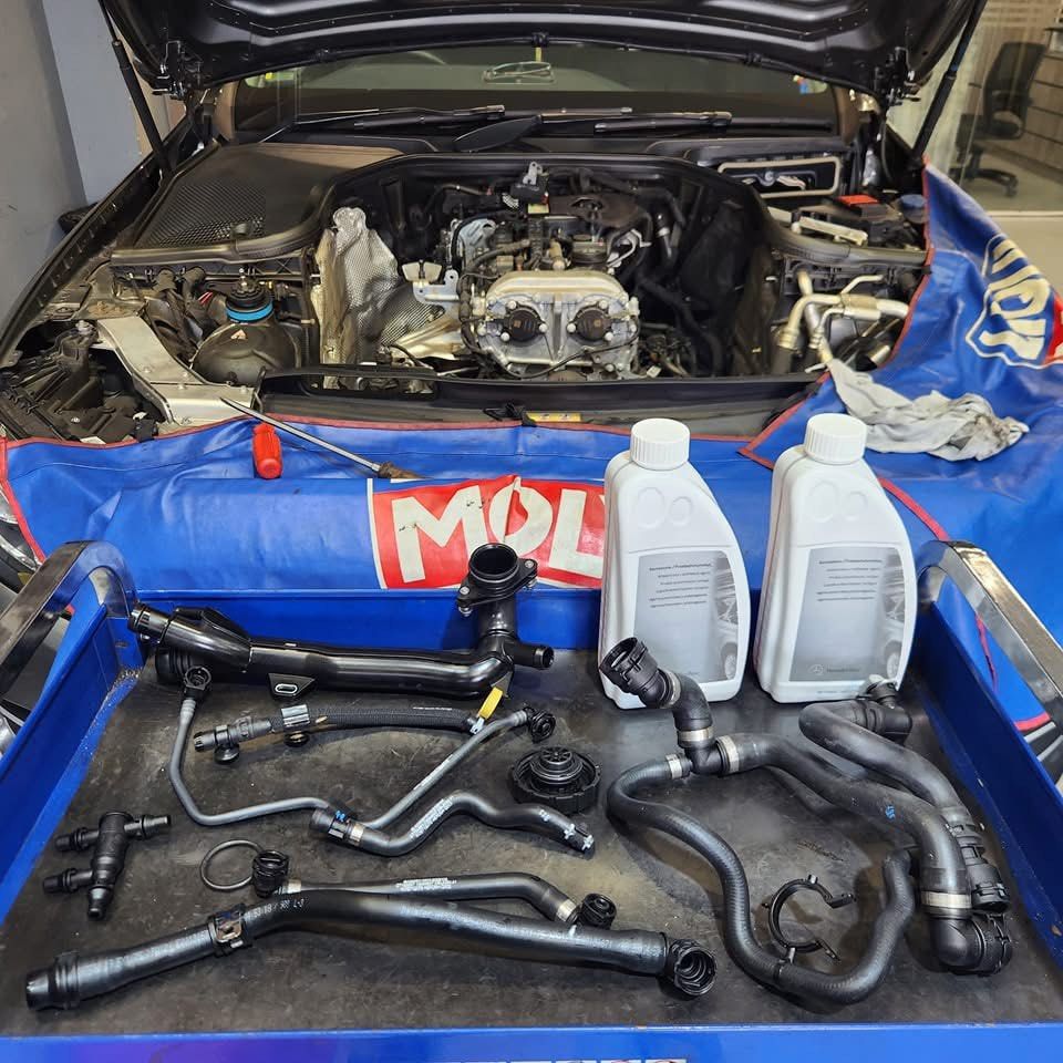 Mercedes W213 E300 Change Original Coolant Pipes, Shut Off Valve ...