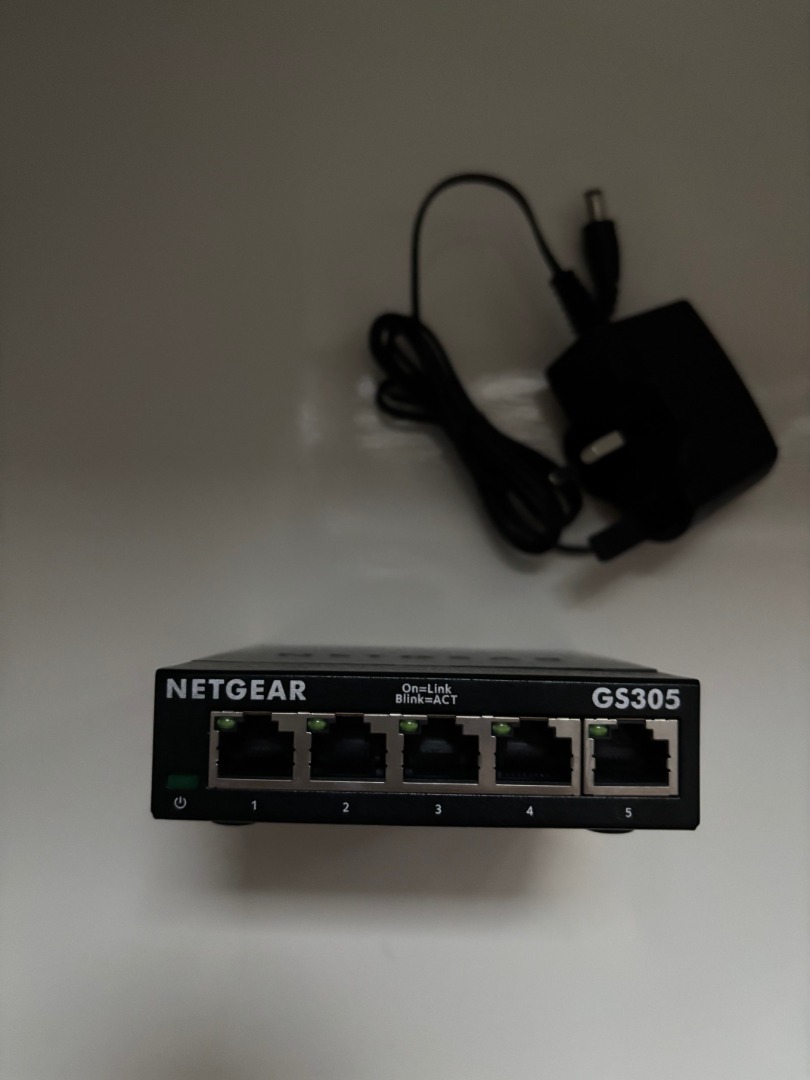 Netgear GS305 5-Port Gigabit Ethernet Switch, Computers & Tech, Parts ...