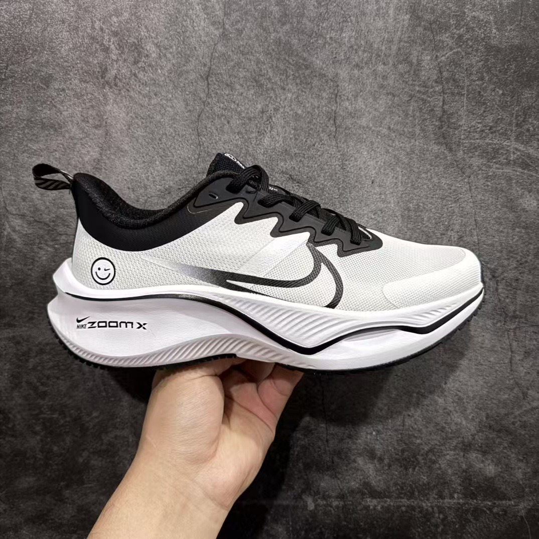 NIKE ZOOM PLUS, Men's Fashion, Footwear, Sneakers on Carousell