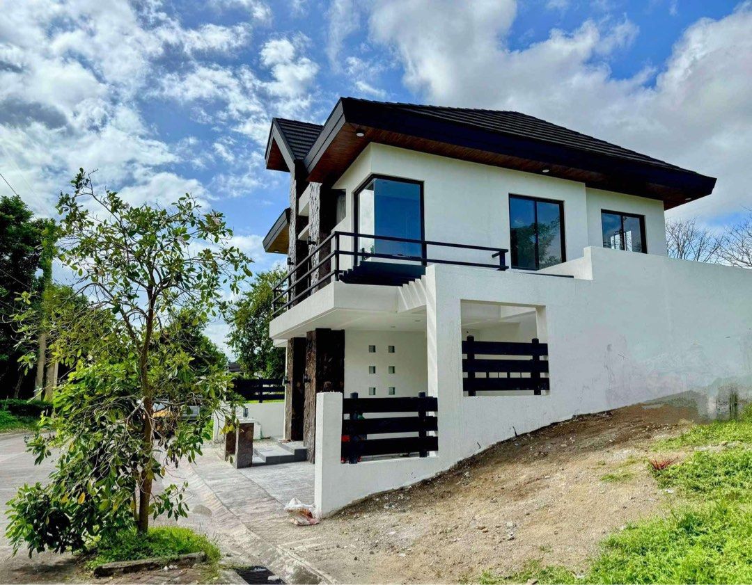GOOD DEAL Pramana Residential Park Sta Rosa Laguna 4BR House and Lot Modern Smart Home Design ...