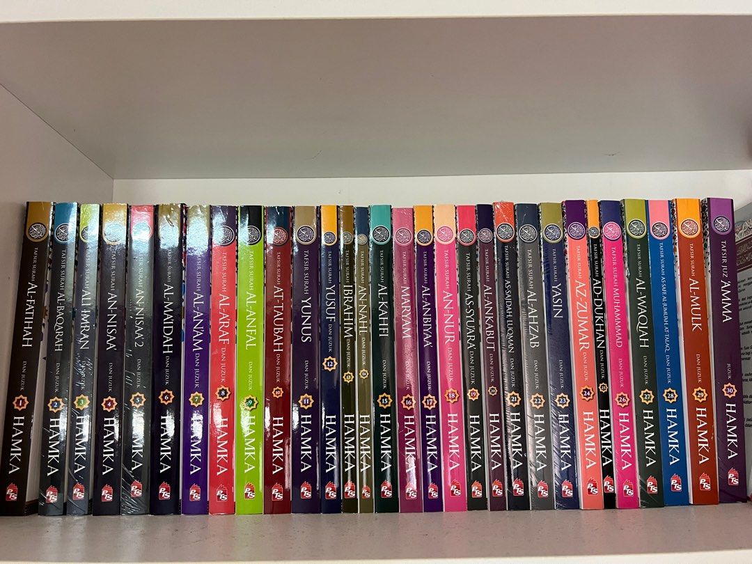 Set 30 Juzuk Tafsir Al-Azhar (Buya Hamka), Hobbies & Toys, Books ...