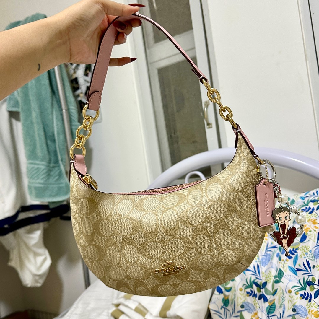 Sig Payton Coach bag, Luxury, Bags & Wallets on Carousell