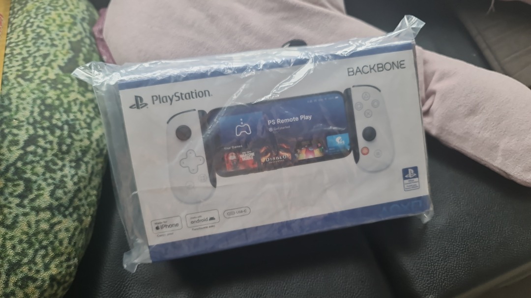 Used and good condition Backbone v2, Video Gaming, Gaming Accessories ...