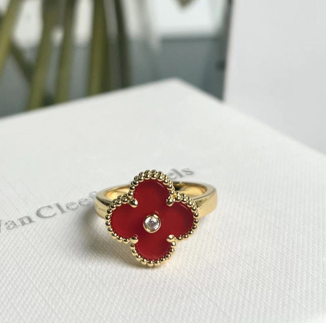Van Cleef&Arpels Ruby Clover Ring, Luxury, Accessories on Carousell