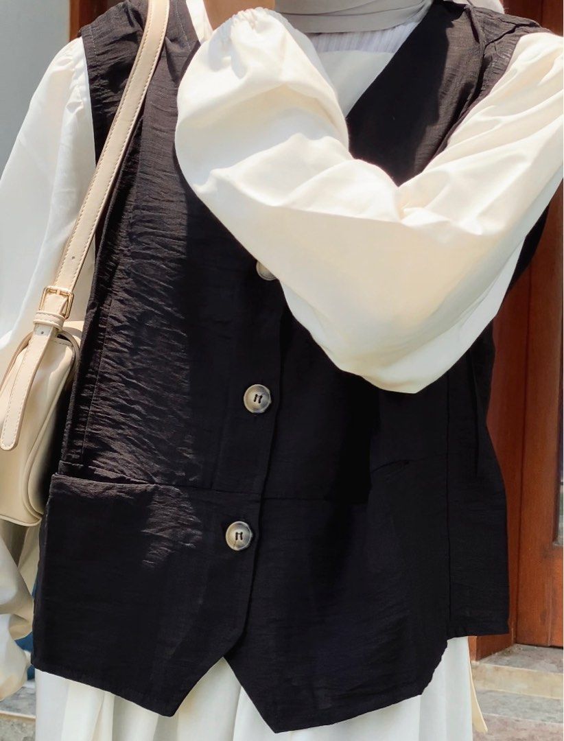 Vest hitam (bundling cek note bisa lebih murah!), Fesyen Wanita ...