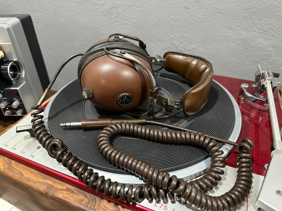 Vintage Pioneer SE-45 Headphones, Audio, Headphones & Headsets on Carousell