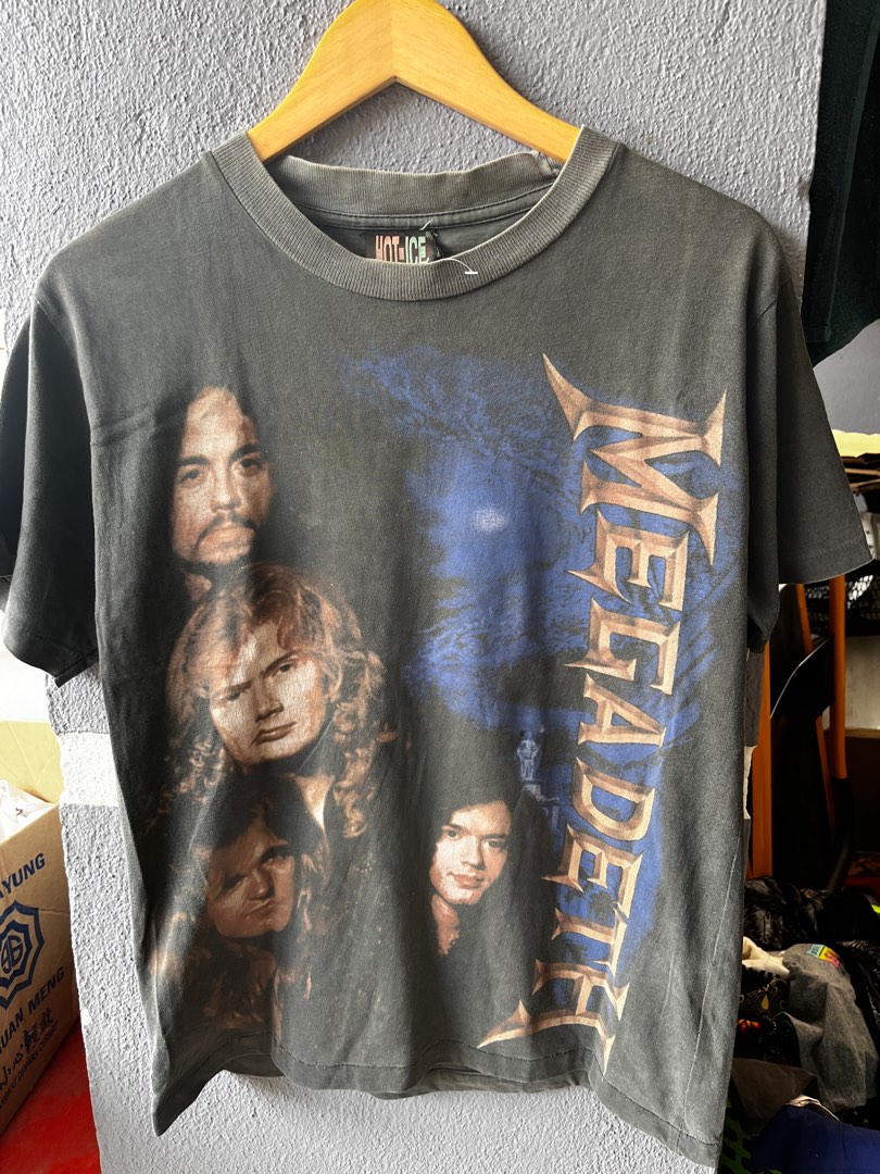 Vtg 90s bootleg megadeth, Men's Fashion, Activewear on Carousell