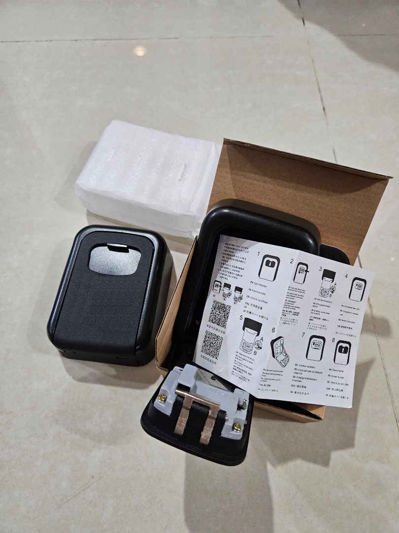 Wall Mount Key Safe Box Key Storage Lock Box 4 Digits Password (Black ...