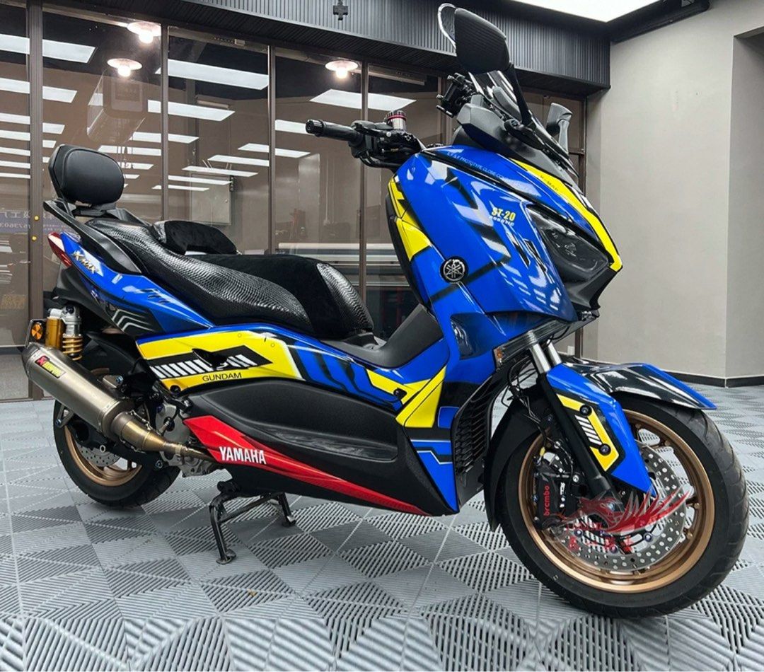 Yamaha Xmax 300 Custom Fairing and Wrapping V1 & V2, Motorcycles ...