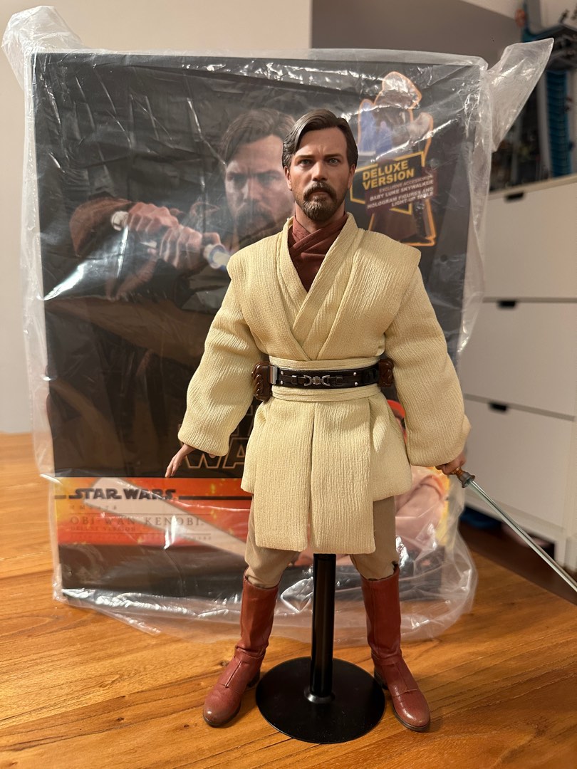 中古 Hottoys MMS 478 Star Wars EP3 Obi Wan Deluxe, 興趣及遊戲, 玩具 & 遊戲類 - Carousell