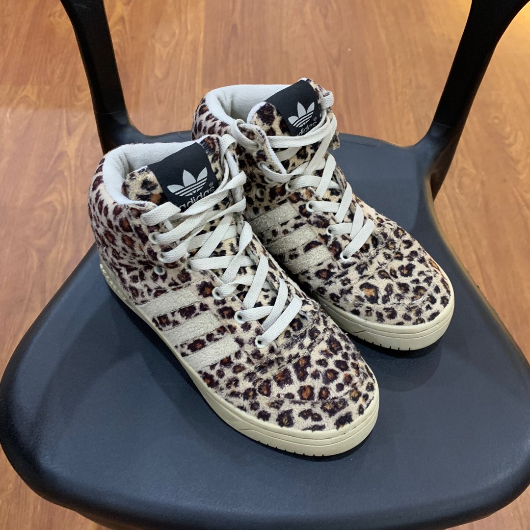 Adidas Jeremy Scott Leopard Tail Sand Storm Sneakers, Fesyen Wanita ...