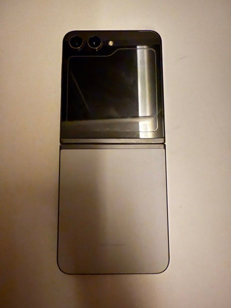 Galaxy Z Flip 5 Grey 512GB, Mobile Phones & Gadgets, Mobile Phones ...