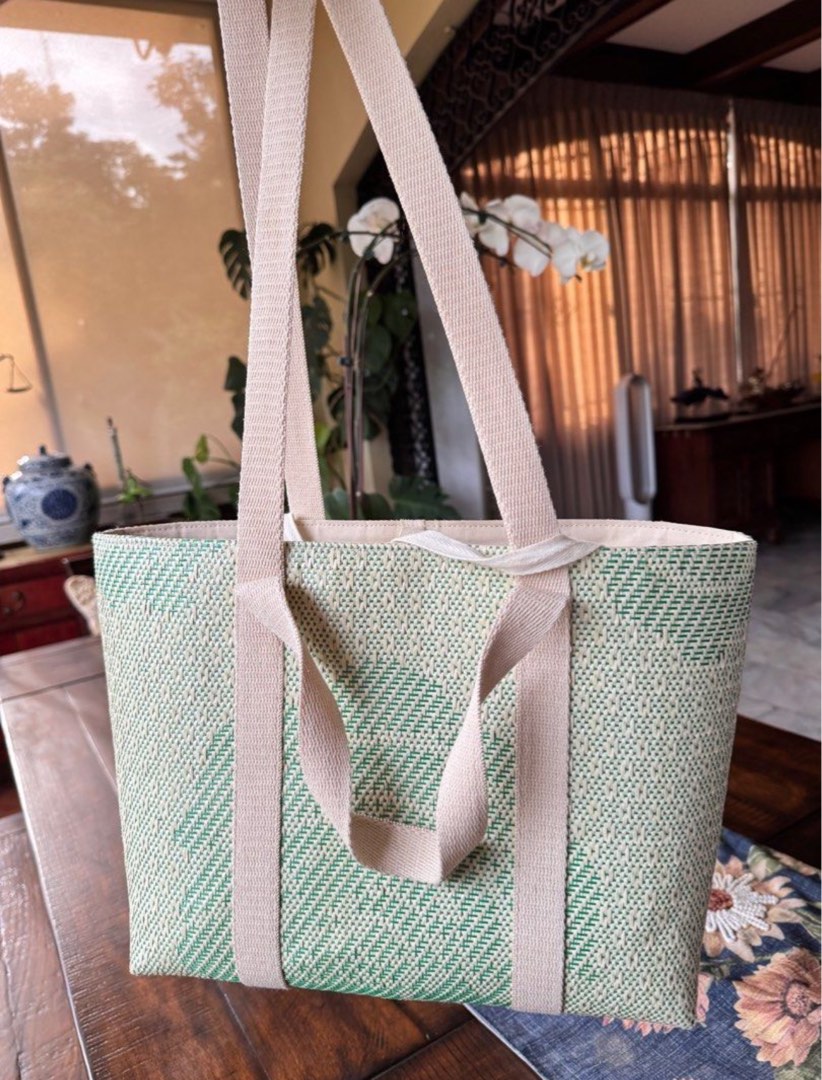 Halo Halo Bag, Women's Fashion, Bags & Wallets, Purses & Pouches on ...