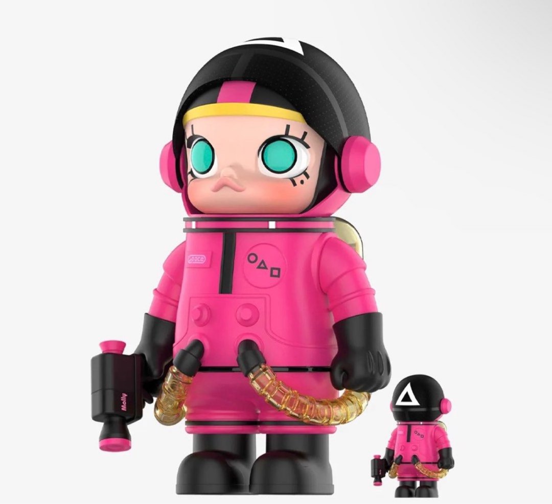 Mega Space Molly x Squid Game Masked Soldier 400%+100%, Hobbies & Toys ...