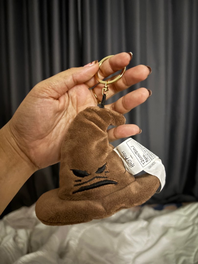 Miniso x Harry Potter - Gantungan Kunci Sorting Hat Keychain Sorting ...