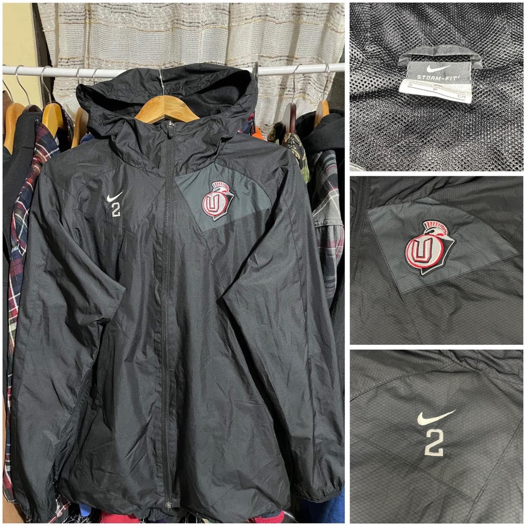 NIKE UNIVERSITY WINDBREAKER ( AUTHENTIC ), Men's Fashion, Coats ...