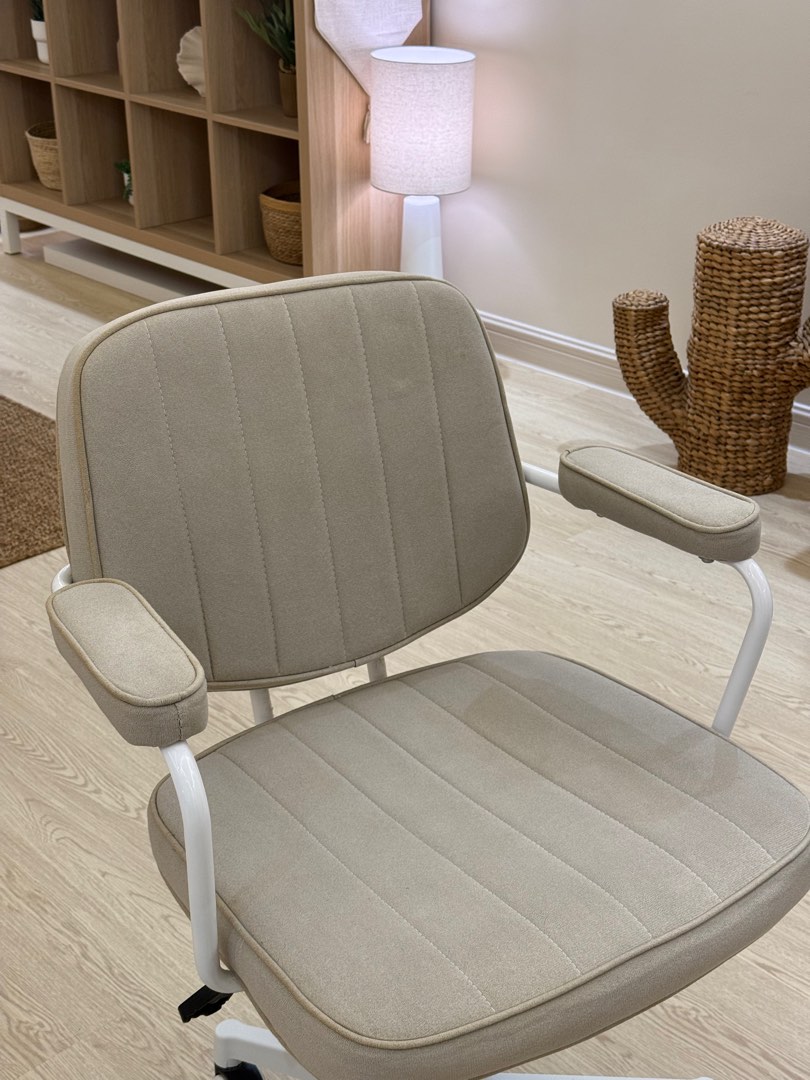 Office Chair Aesthetic, Furniture & Home Living, Furniture, Chairs on ...