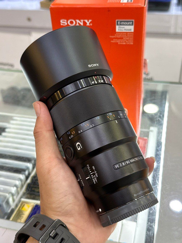 Sony 90mm F2.8 G FE OSS Macro Lens, Photography, Lens & Kits on Carousell